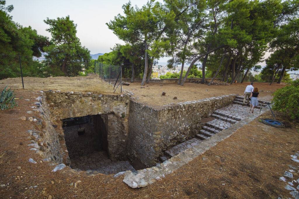 From Acropolis to Fortress: Discover Kalamata Castle| travel.gr
