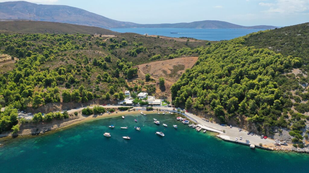 Best of Σκύρος: Αξιοθέατα, παραλίες, διαμονή και φαγητό | travel.gr