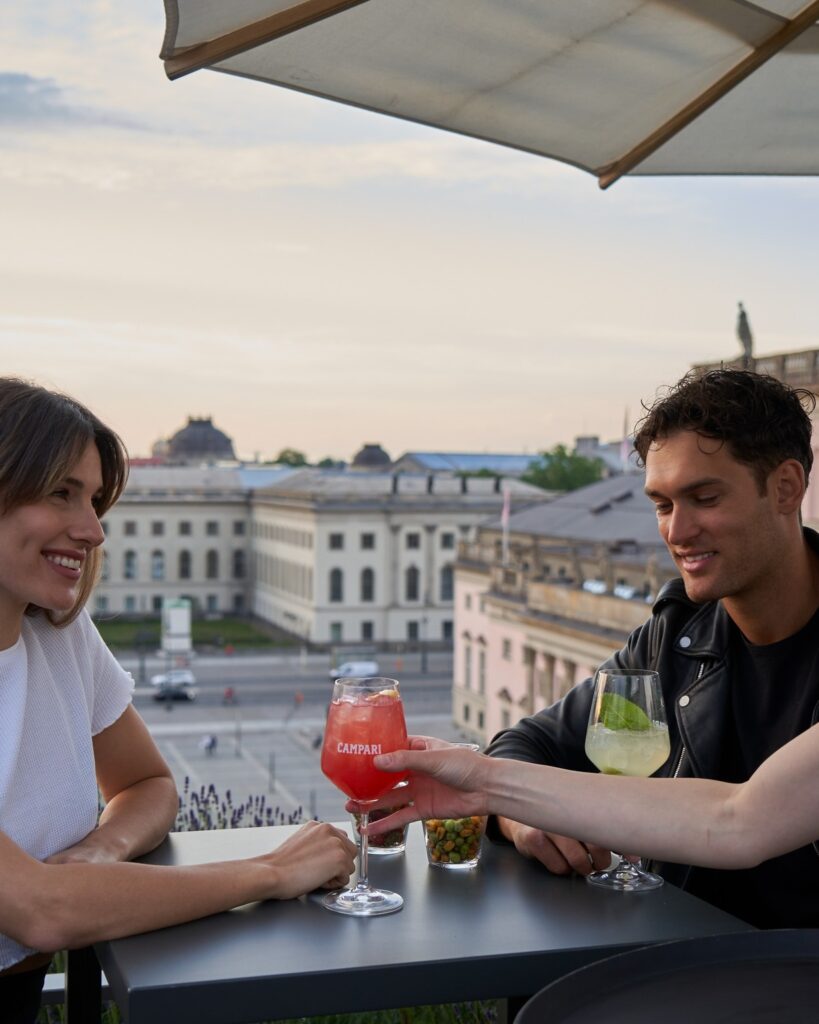 8 εντυπωσιακά rooftop μπαρ του Βερολίνου | travel.gr