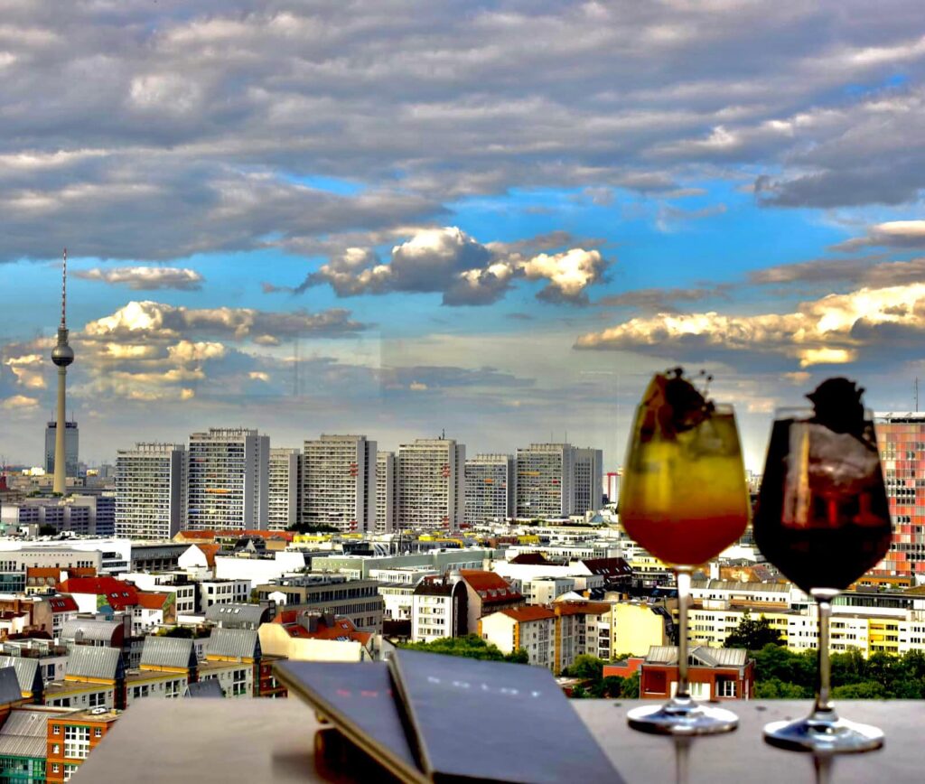 8 εντυπωσιακά rooftop μπαρ του Βερολίνου | travel.gr