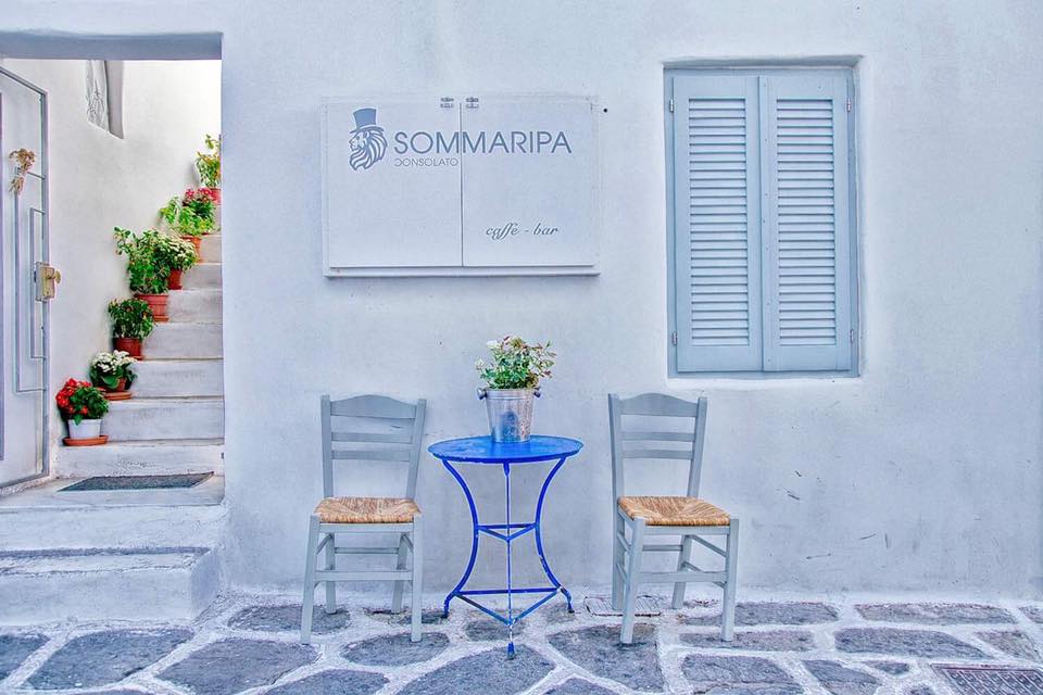 10 Unmissable Bars in Paros' Naoussa Town