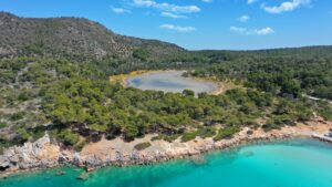 Aponisos: A Petite Paradise on the Island of Agkistri| travel.gr