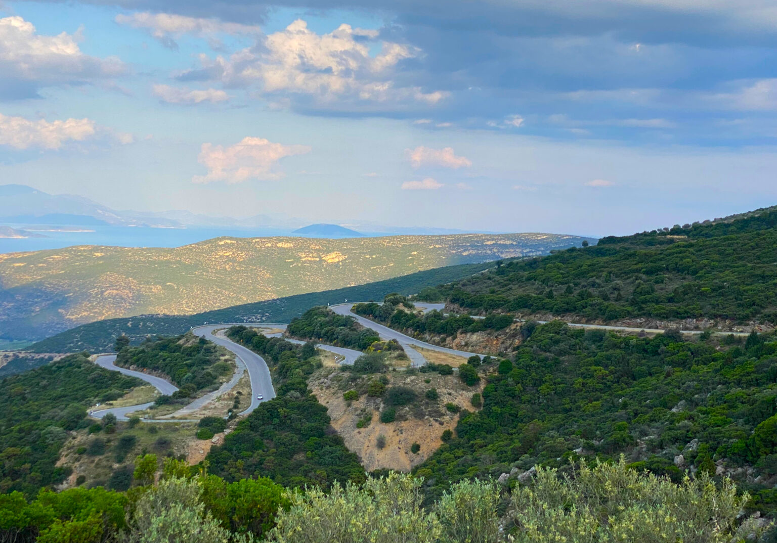 Ανάβαση Αχλαδόκαμπου: Μία επική διαδρομή| travel.gr