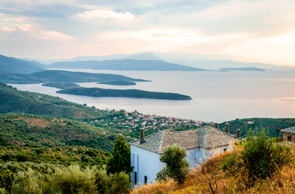 Μηλίνα: Το παραθαλάσσιο χωριό του Νότιου Πηλίου | travel.gr