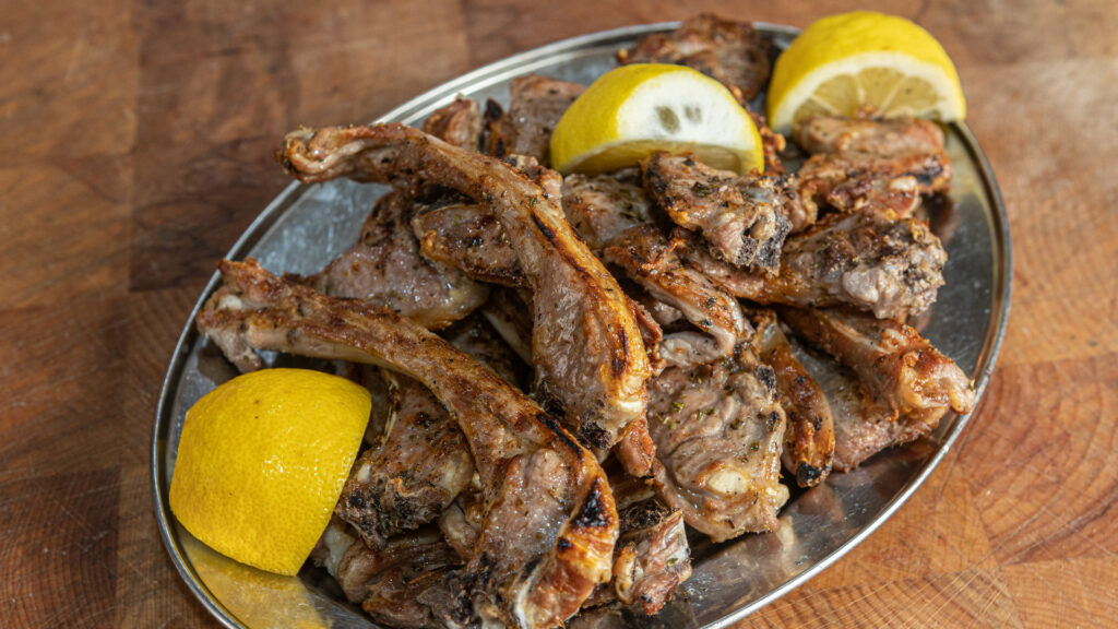 4+1 γευστικές στάσεις στα πέριξ της Χαλκίδας | travel.gr