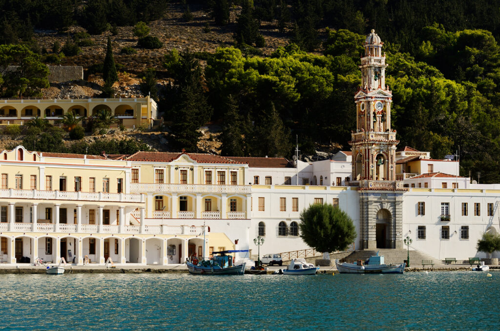 Επίσκεψη στο μοναστήρι του Πανορμίτη στη Σύμη | travel.gr