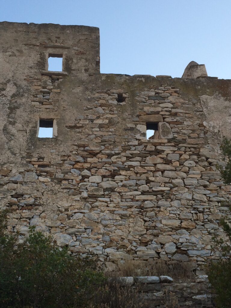Πύργοι και πυργομονάστηρα στη Νάξο | travel.gr