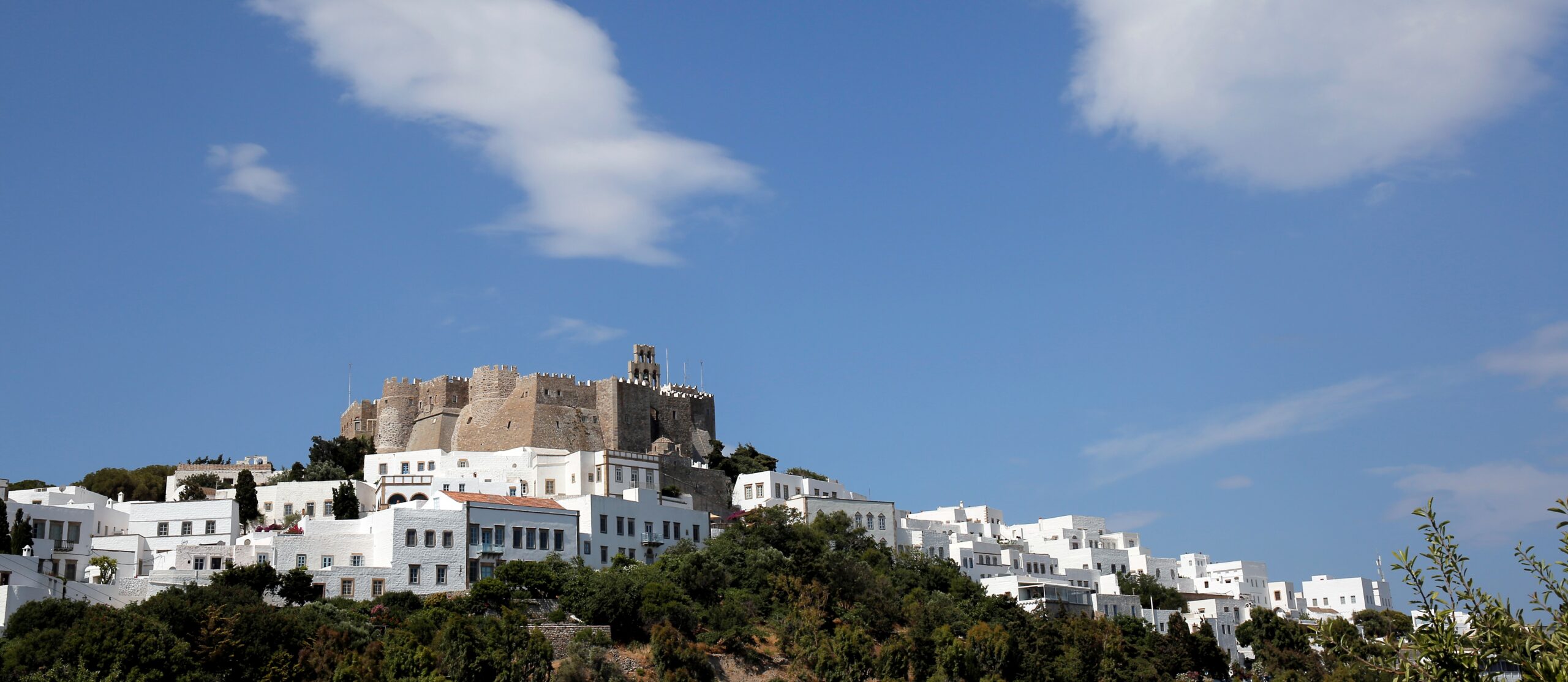 Πάτμος: Οι παραλίες, η διαμονή, το φαγητό, οι εμπειρίες | travel.gr