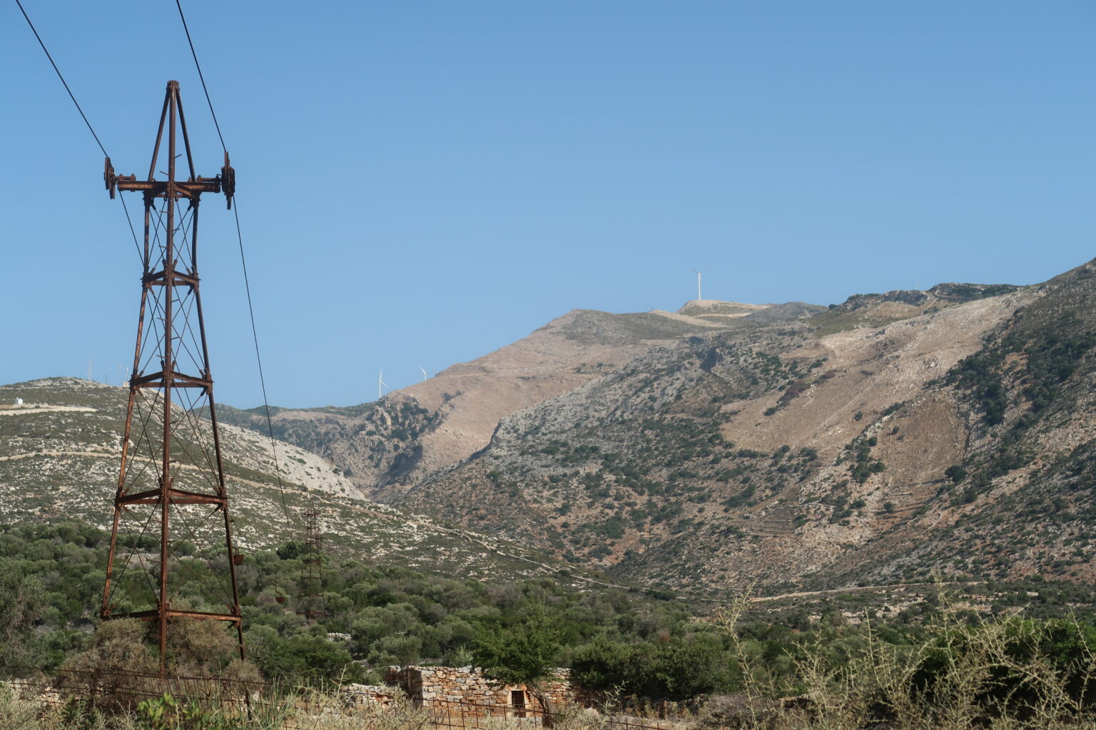Οι εναέριες διαδρομές της σμύριδας στη Νάξο| travel.gr