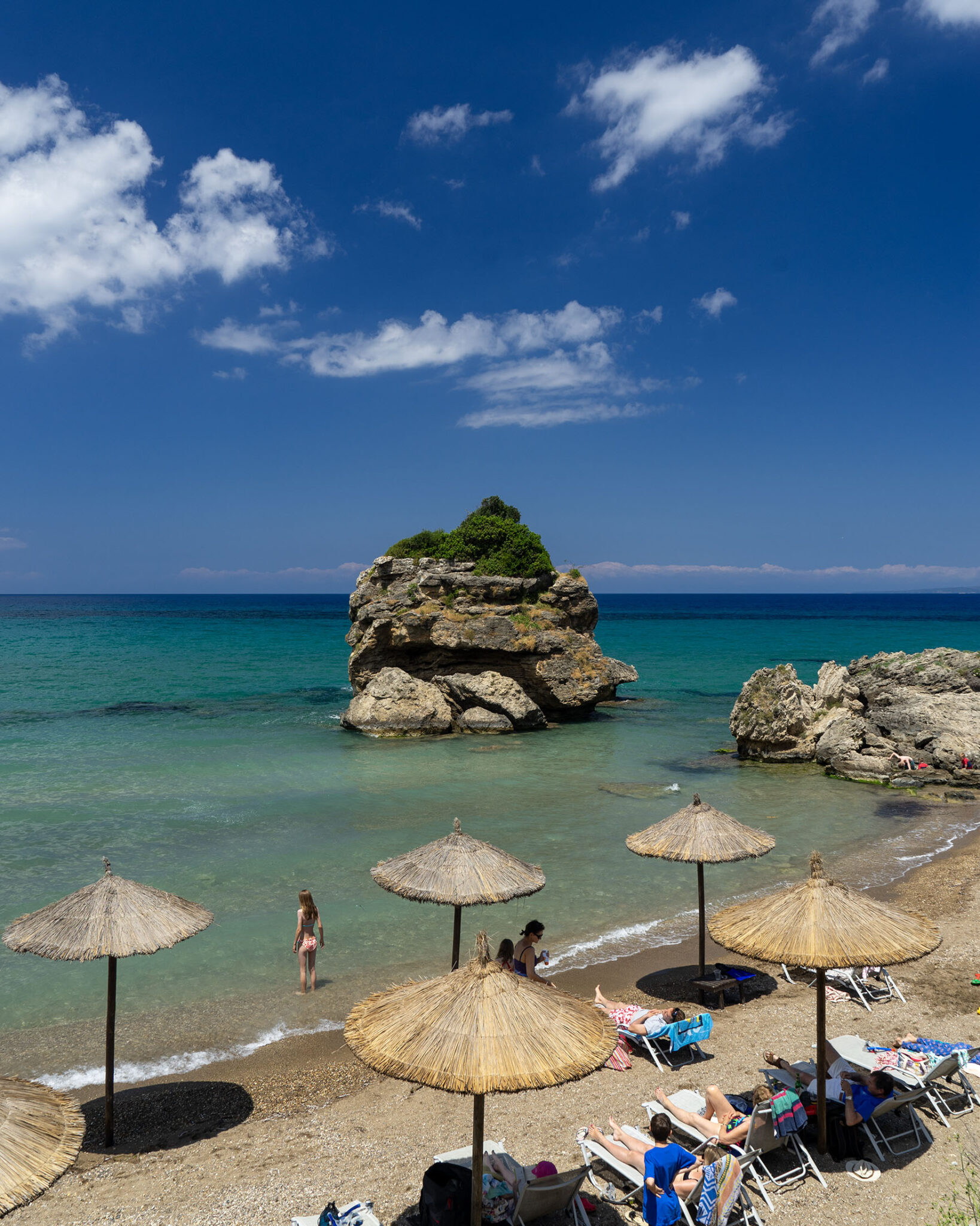 Πόρτο Ζόρο ψιλή άμμος πλούσια βλάστηση γαλανά νερά | travel.gr