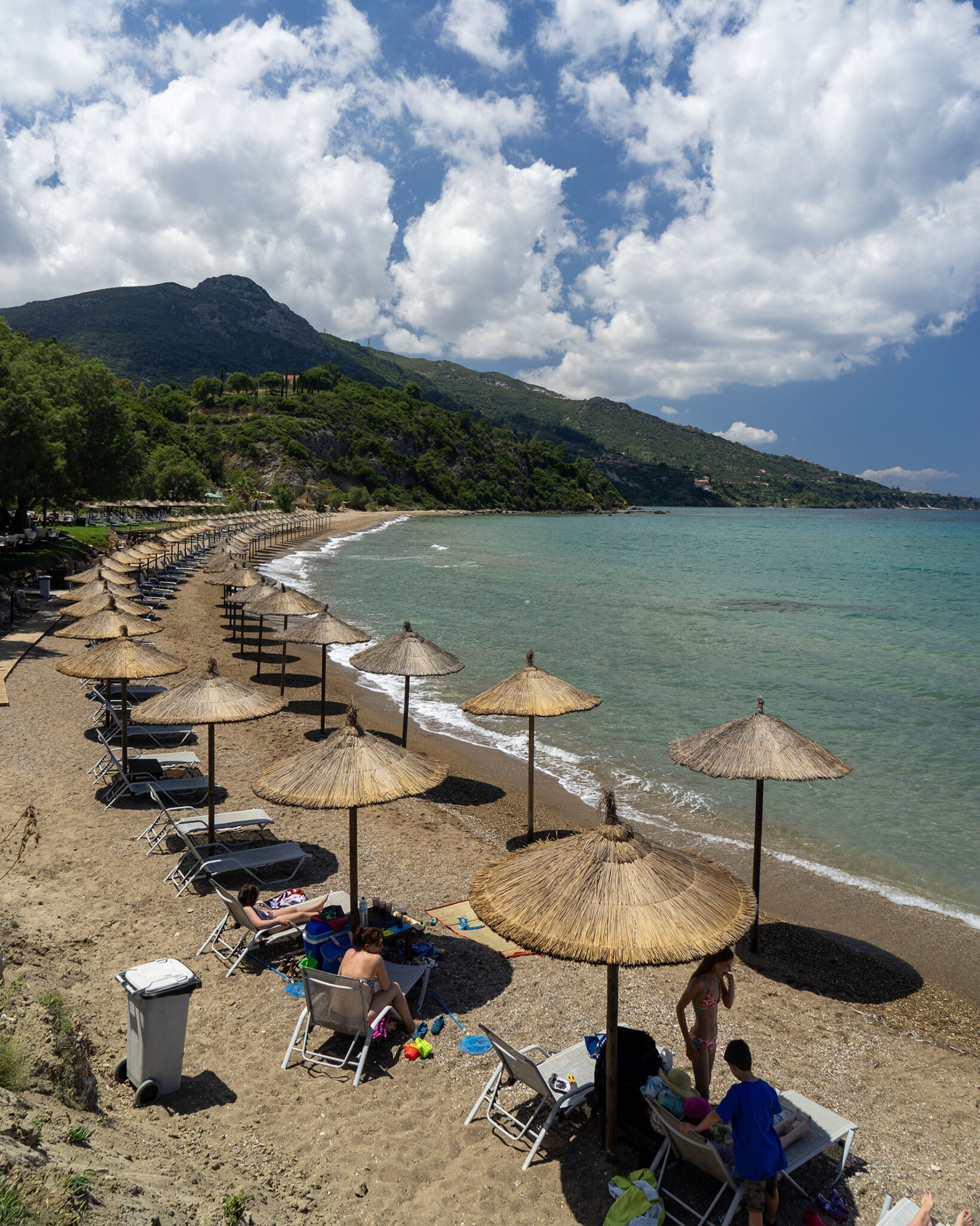 Πόρτο Ζόρο ψιλή άμμος πλούσια βλάστηση γαλανά νερά | travel.gr