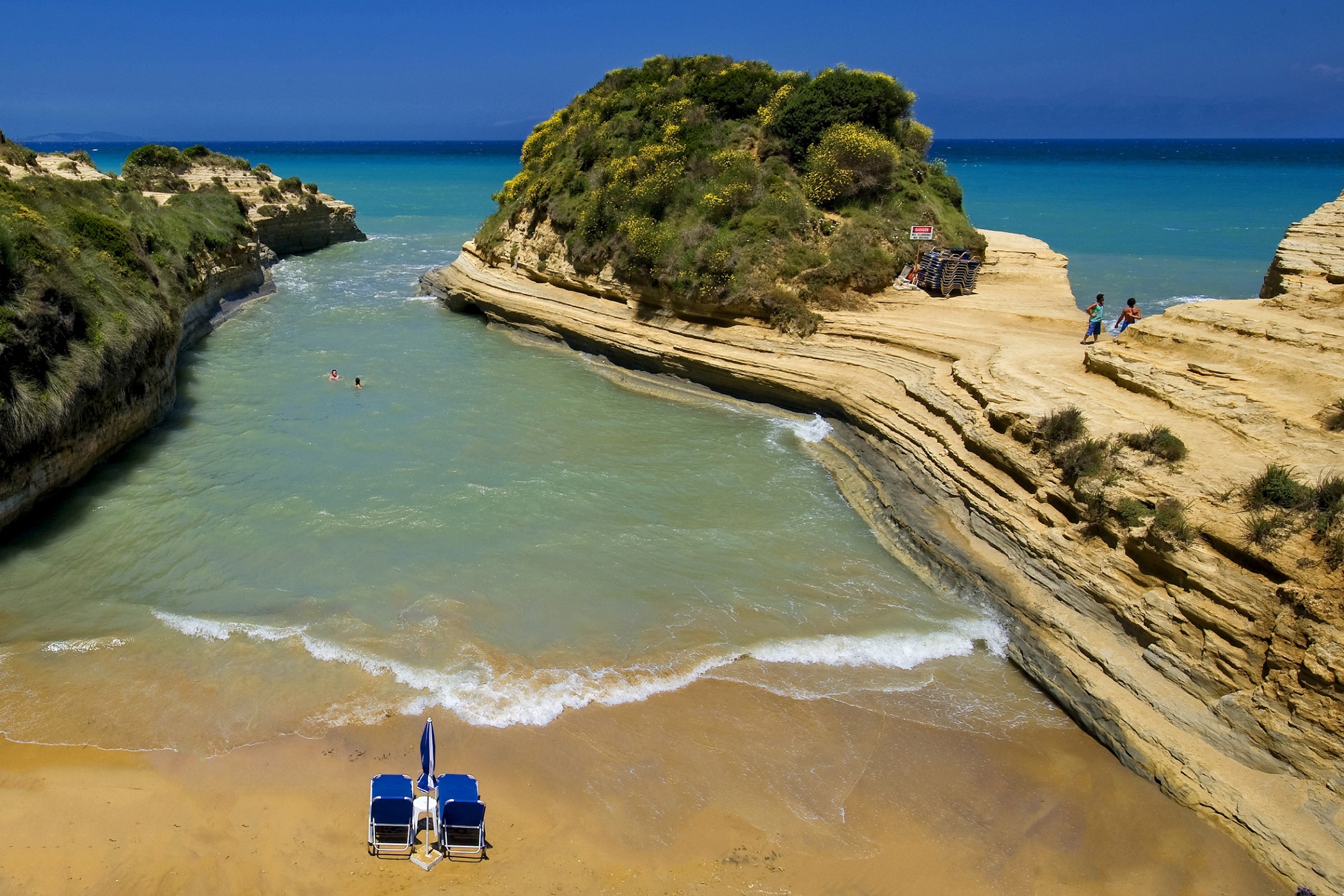 Κανάλι Αγάπης αμμουδιά Κέρκυρα υψώματα πηλό | travel.gr