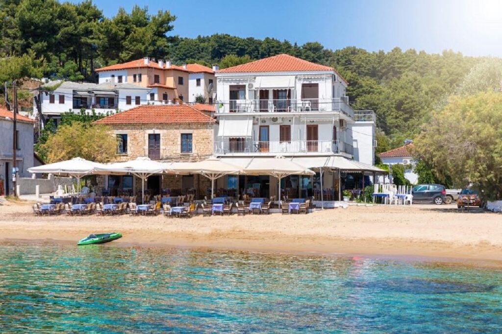 Τραπέζια πάνω στο κύμα, στην Ελλάδα | travel.gr