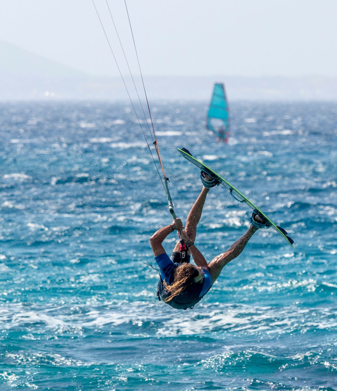 Νάξος: Kitesurfing στην παραλία του Ορκού | travel.gr