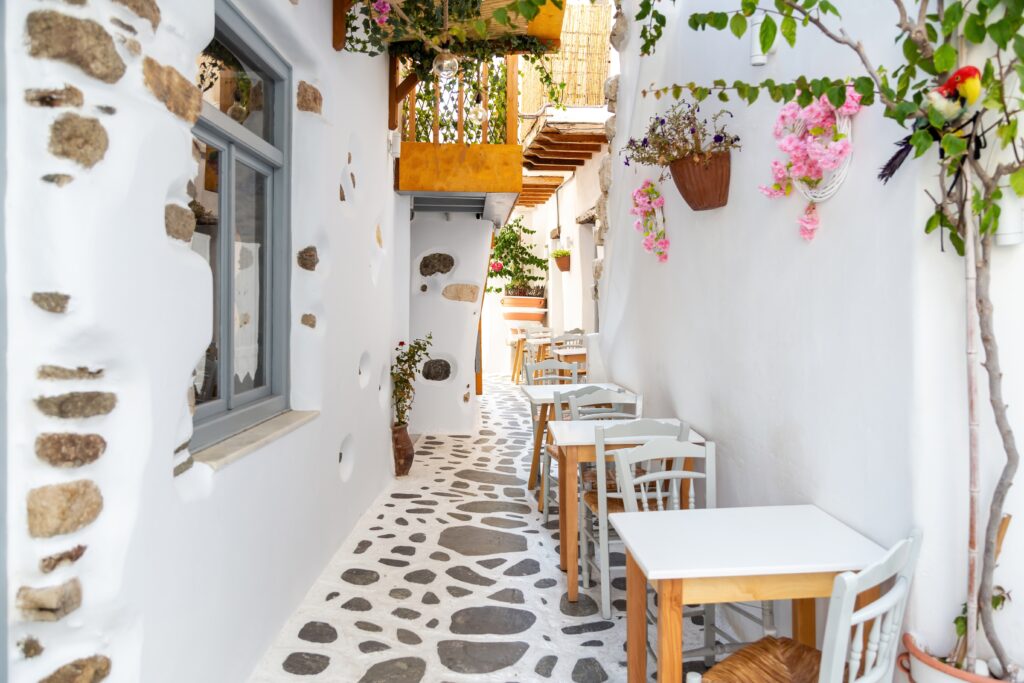 Η Νάξος της Τίνας Μανδηλαρά | travel.gr
