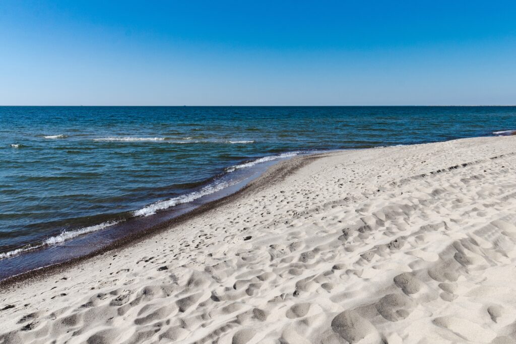 8 ιστορικές παραλίες γυμνιστών στην Ευρώπη | travel.gr