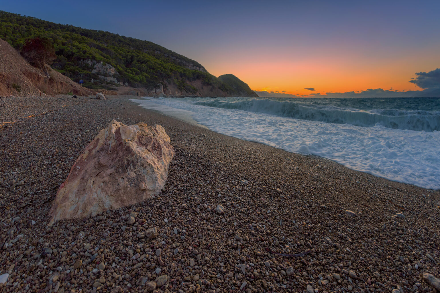 Corinthia: 5 Coastal Escapes Barely an Hour from Athens | Travel.gr/en