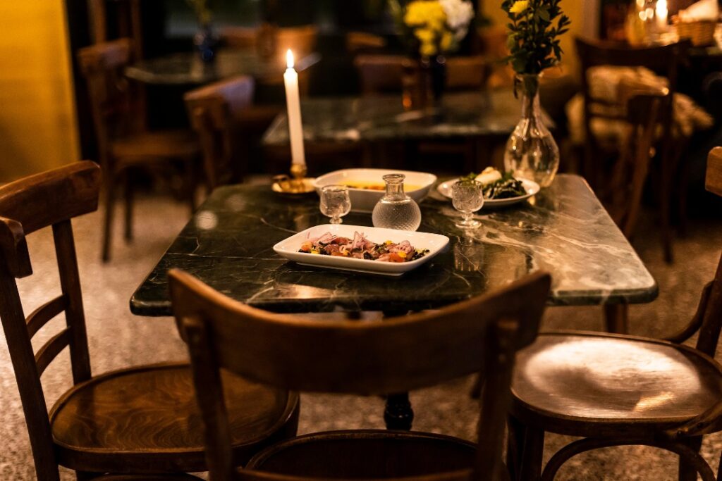 6 Stylish Cafés with Nostalgic Old Athens Vibes | travel.gr