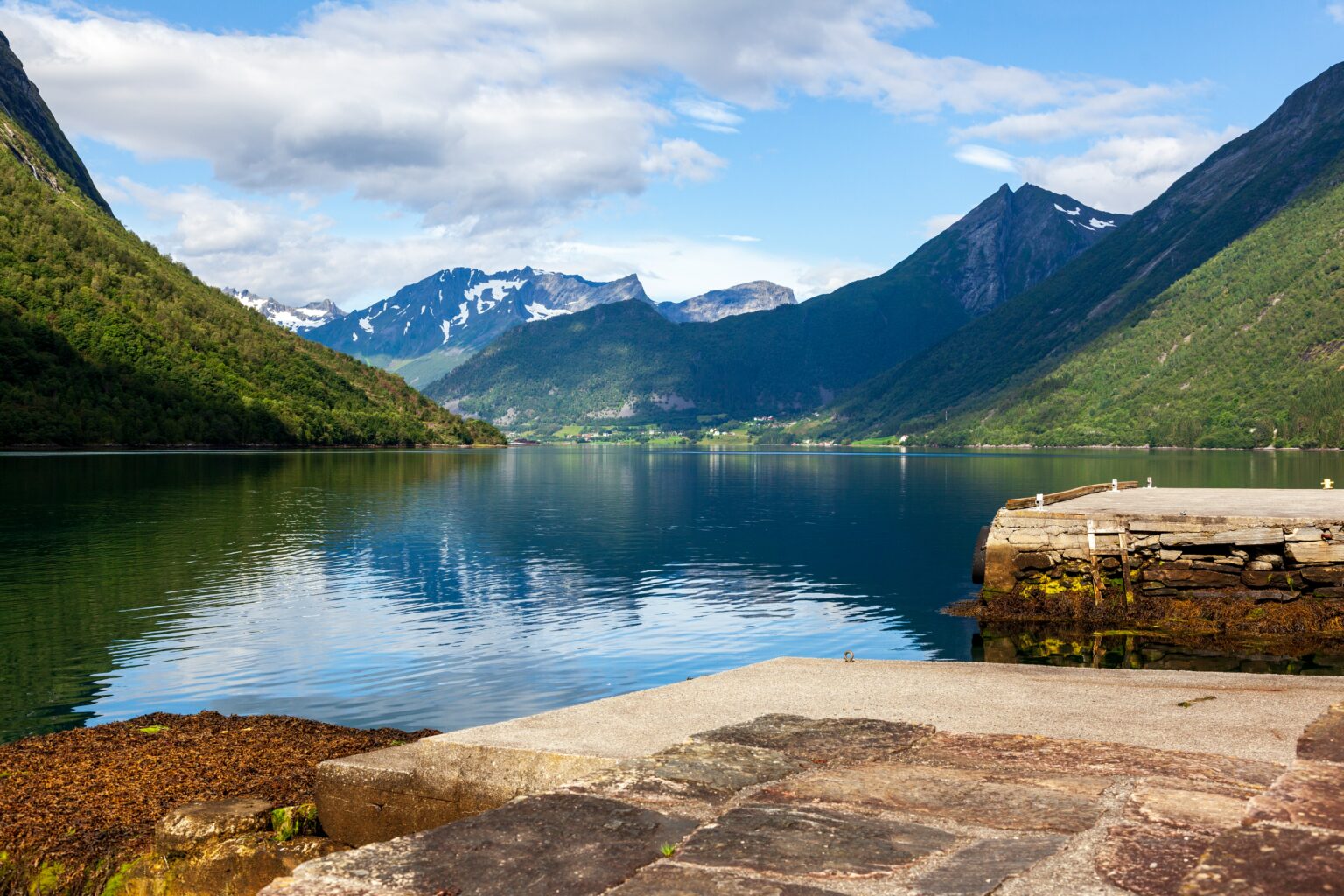 Γιατί τα νορβηγικά φιόρδ είναι ταξιδιωτική εμπειρία ζωής; | travel.gr
