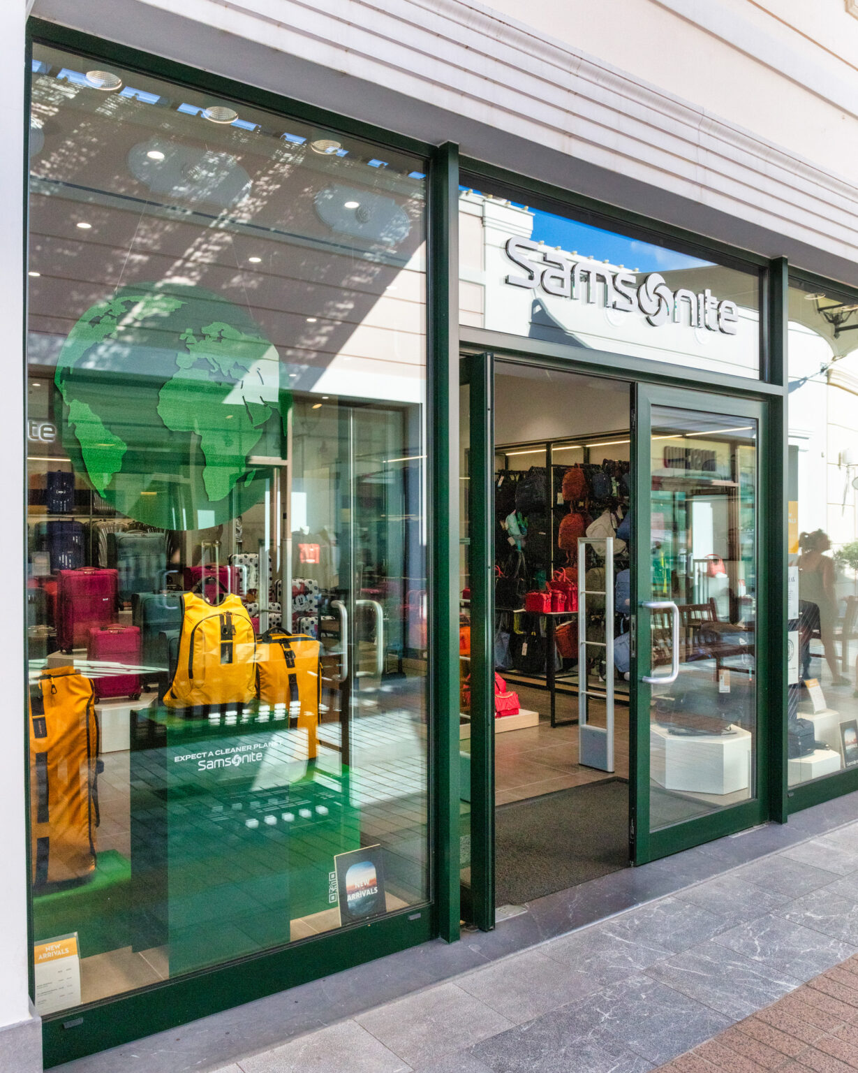 Experience Shopping Designer Outlet Athens| travel.gr