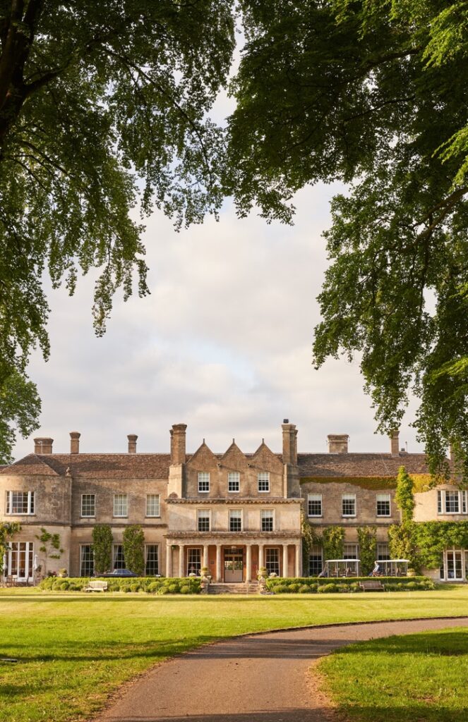 ποιο ξενοδοχείο ελληνικής ιδιοκτησίας Ηνωμένο Βασίλειο | travel.gr