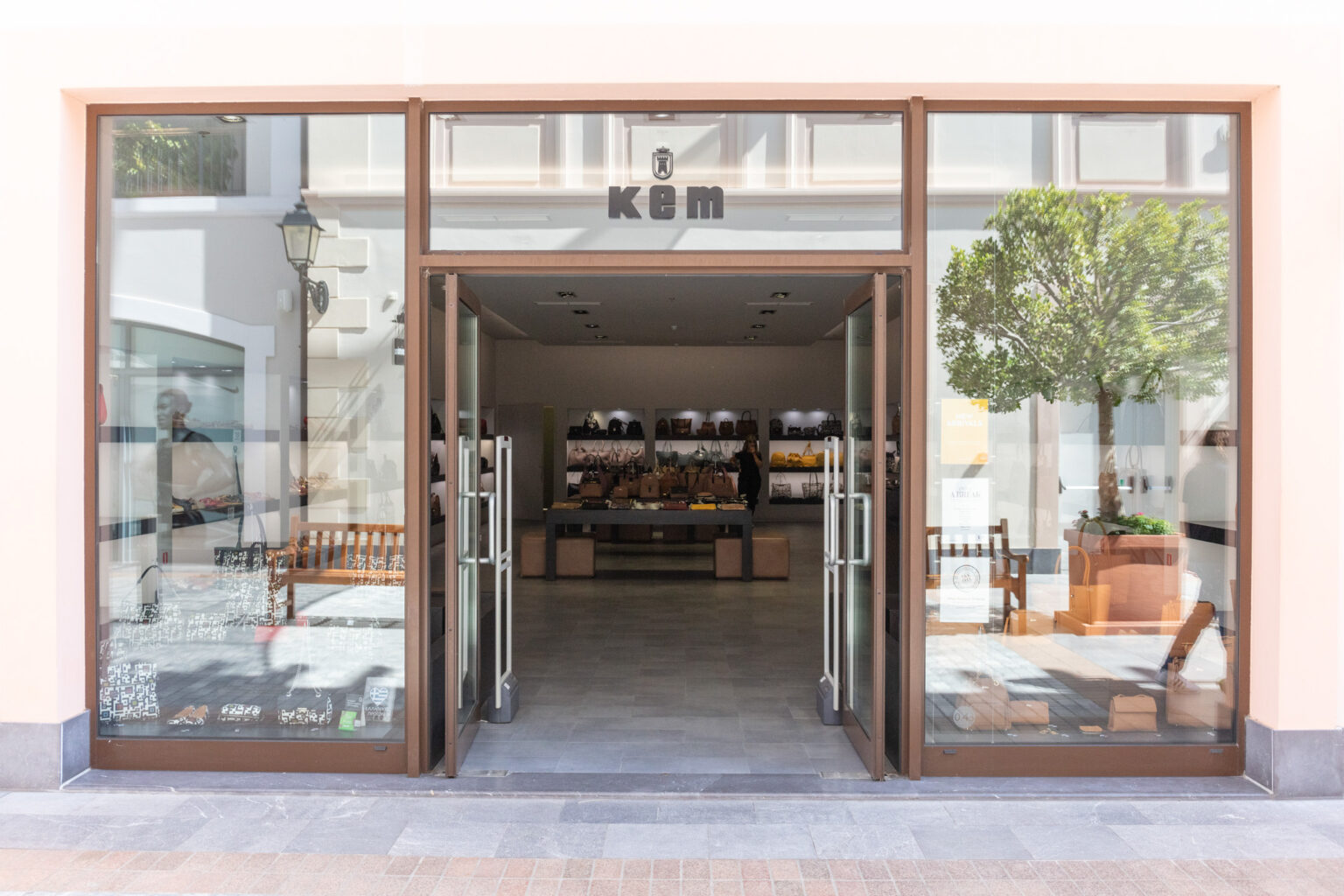 Αγορές στο Designer Outlet Athens | travel.gr