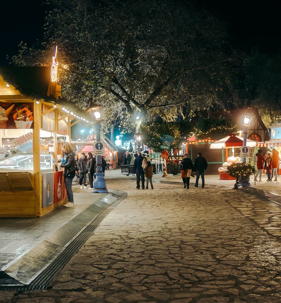Χριστούγεννα στην Ελλάδα: 5 διαχρονικοί προορισμοί για οικογενειακές ...