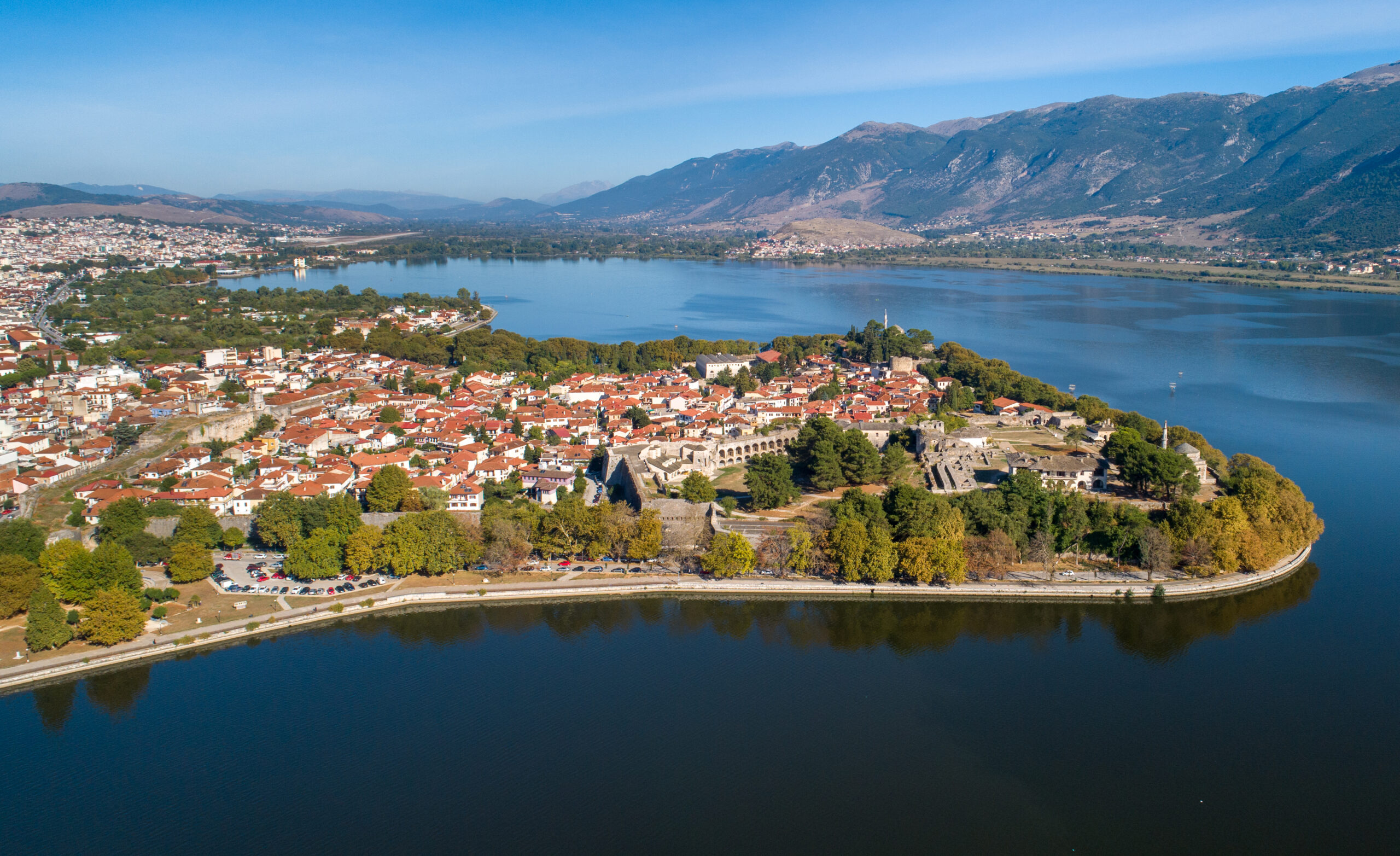 Ιωάννινα: Ταξίδι στην θρυλική καρδιά της Ηπείρου| travel.gr