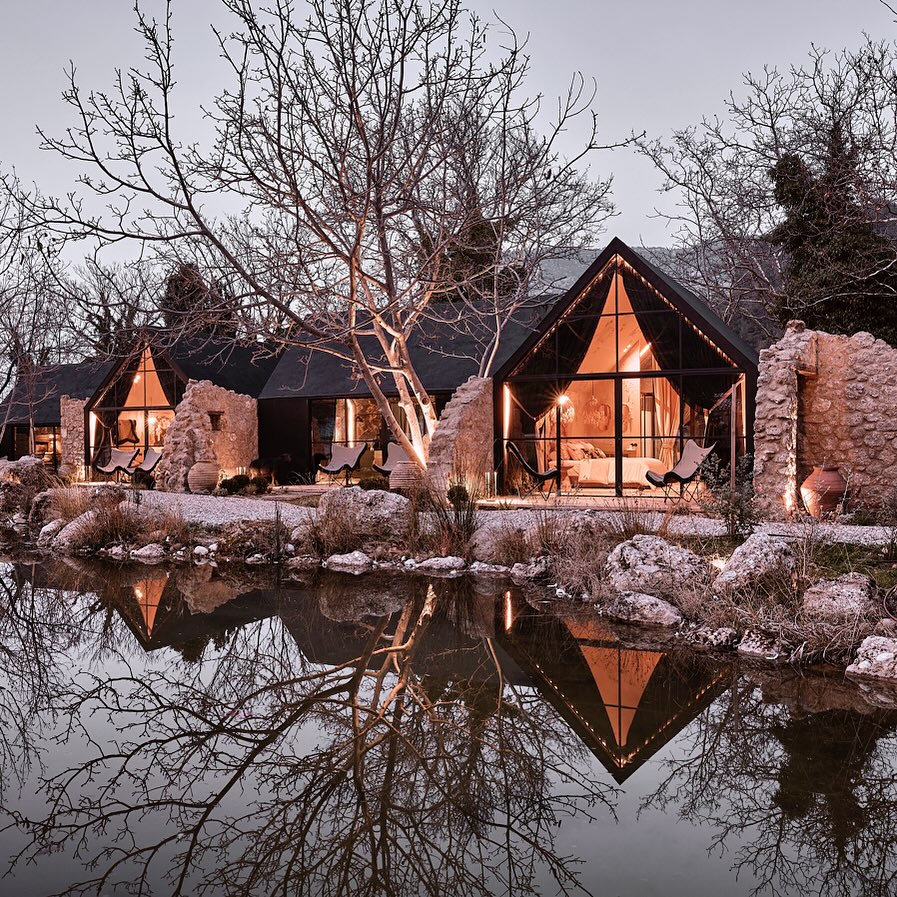 10 Enchanting Hotels for Every Budget This Christmas in Greece | travel.gr