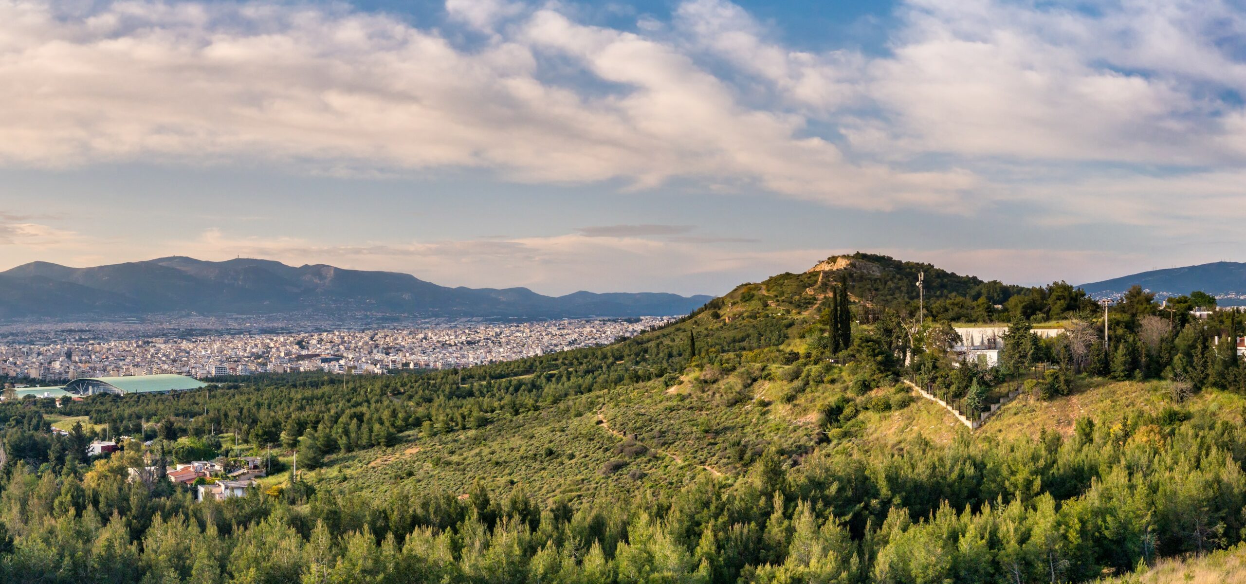 3 διαμερίσματα διώροφη μονοκατοικία στα βόρεια προάστια | travel.gr