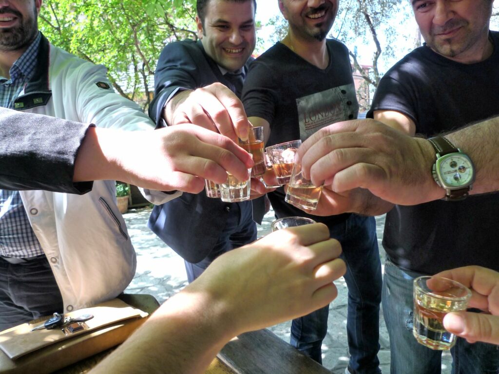 Το κρασί και η πρωτοχρονιάτικη πίτα ζωής Ολύμπου Πιερίων | travel.gr