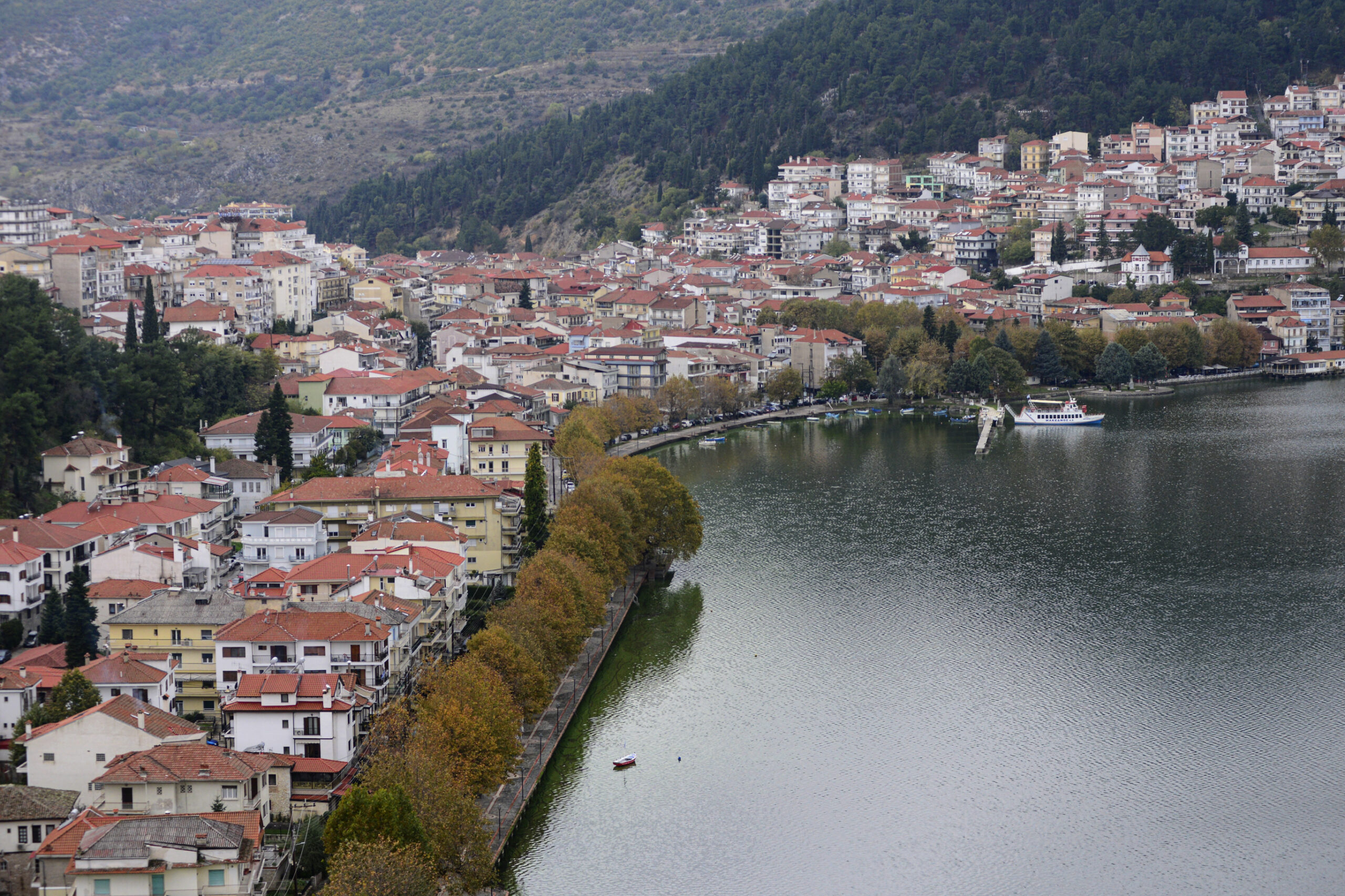 Καστοριά: ιστορία, εμβληματικά αρχοντικά βυζαντινές εκκλησίες | travel.gr