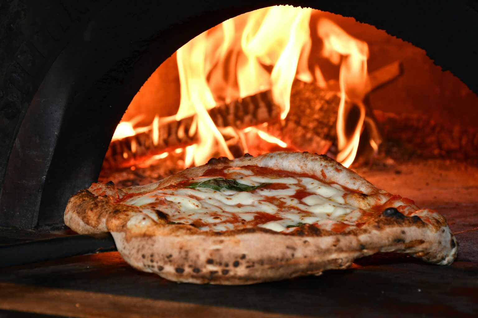 Slice of Heaven: Τhe 10 Best Pizza Spots in Downtown Athens | travel.gr