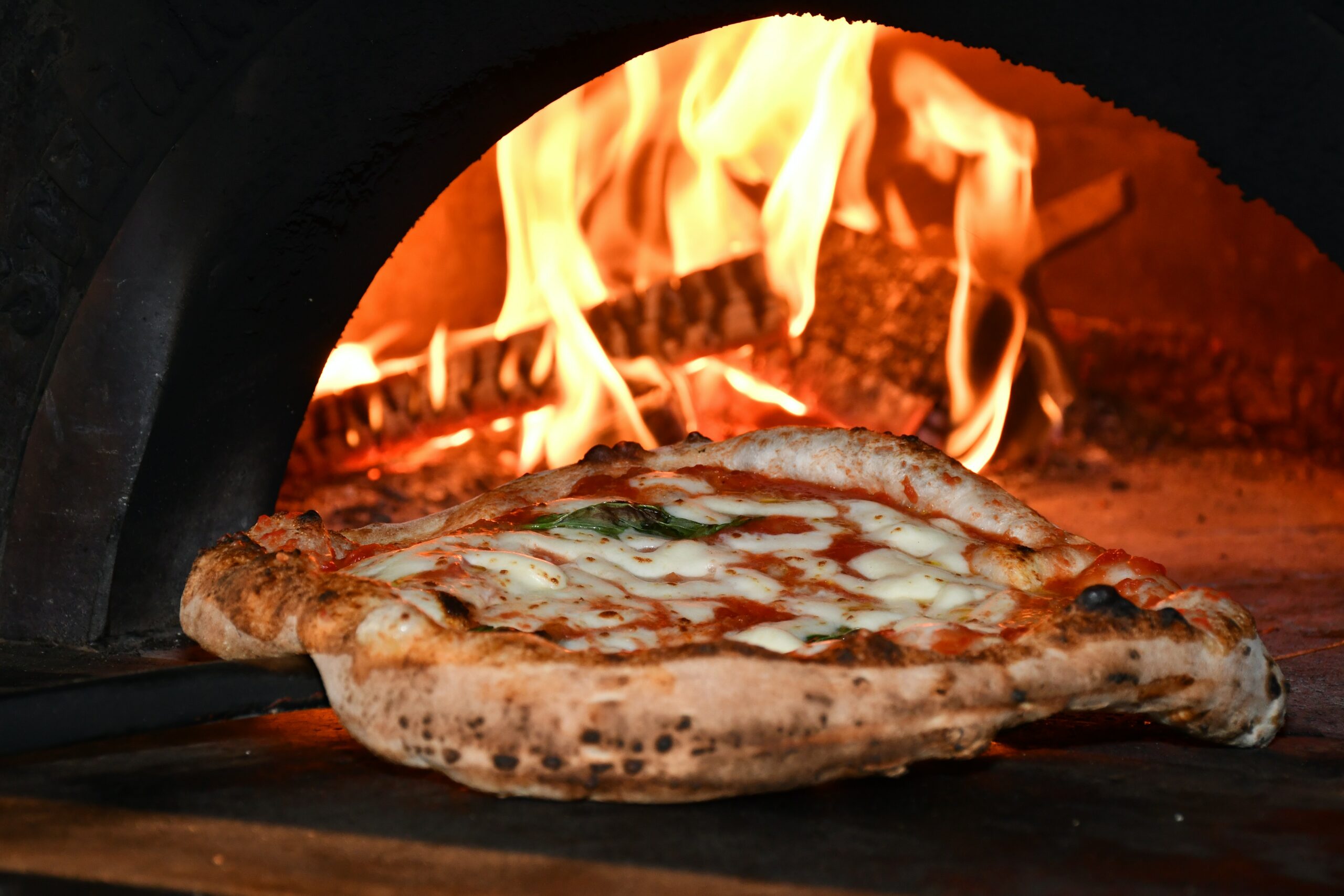 Slice of Heaven: Τhe 10 Best Pizza Spots in Downtown Athens | travel.gr