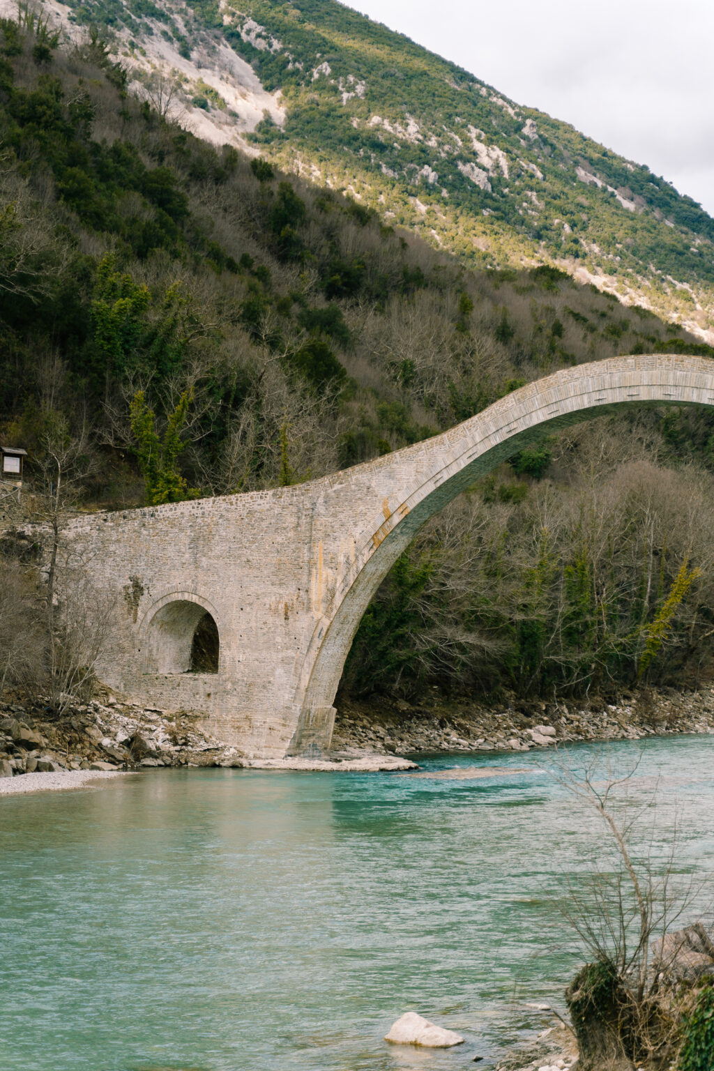 Road trip στα Τζουμέρκα: Απαιτητική οδήγηση- συναρπαστικά τοπία | travel.gr