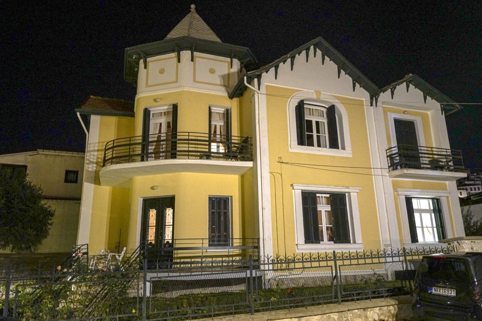 Καστοριά: ιστορία, εμβληματικά αρχοντικά βυζαντινές εκκλησίες | travel.gr