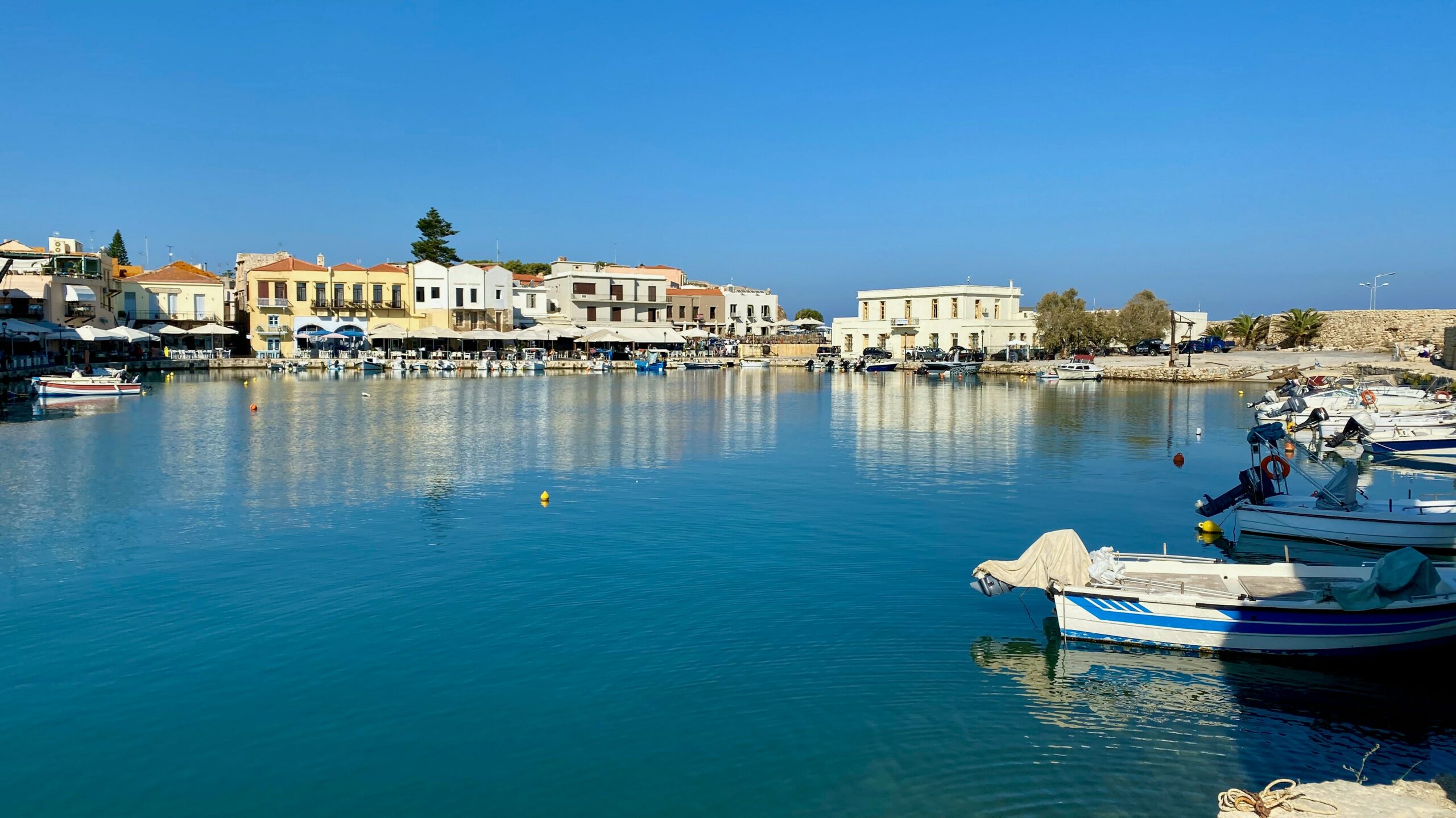 Δύο μονοκατοικίες προς πώληση σε Ρόδο και Ρέθυμνο | travel.gr