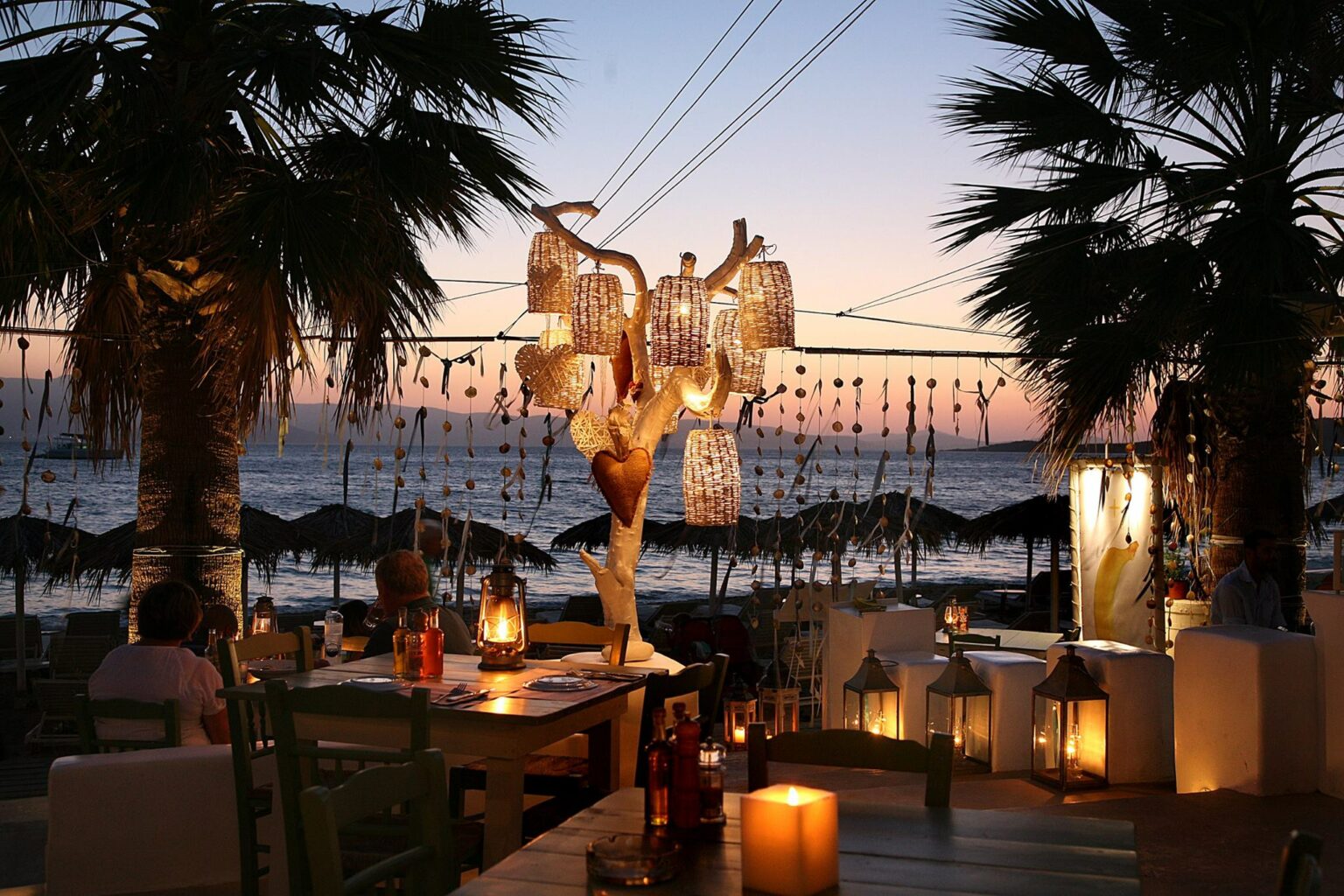12 Bars Gone Coastal: Where Naxos Pours, Spins, and Wins | Travel.gr/en