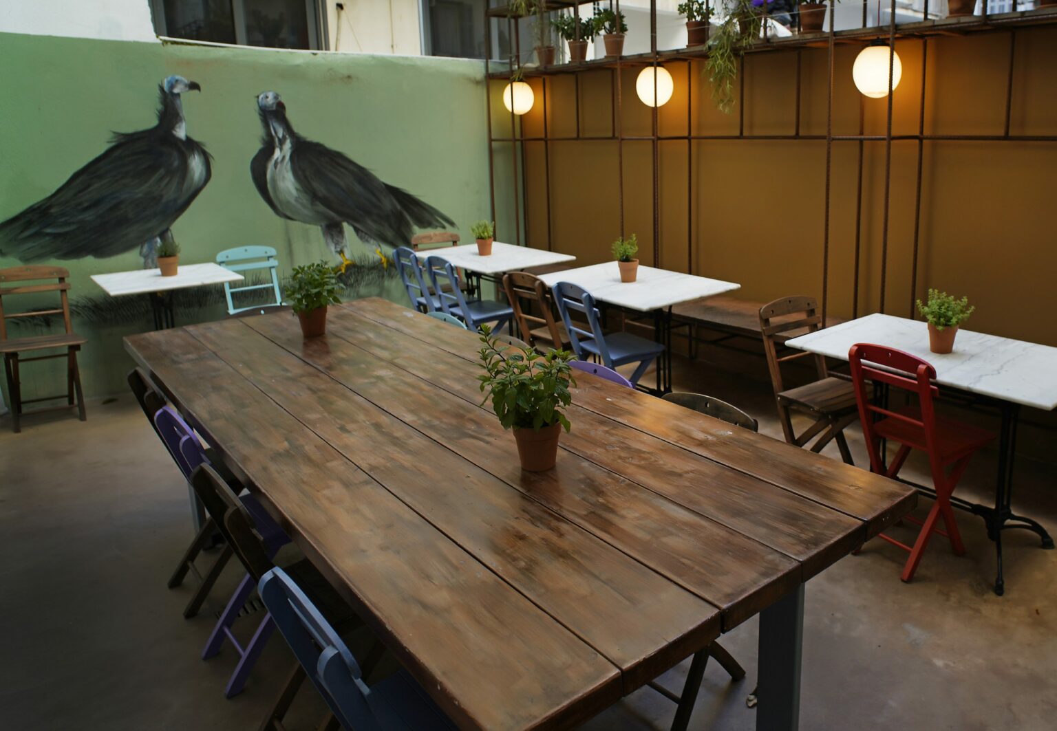 8 Surprisingly Cool & Chic Athens Hostels | travel.gr