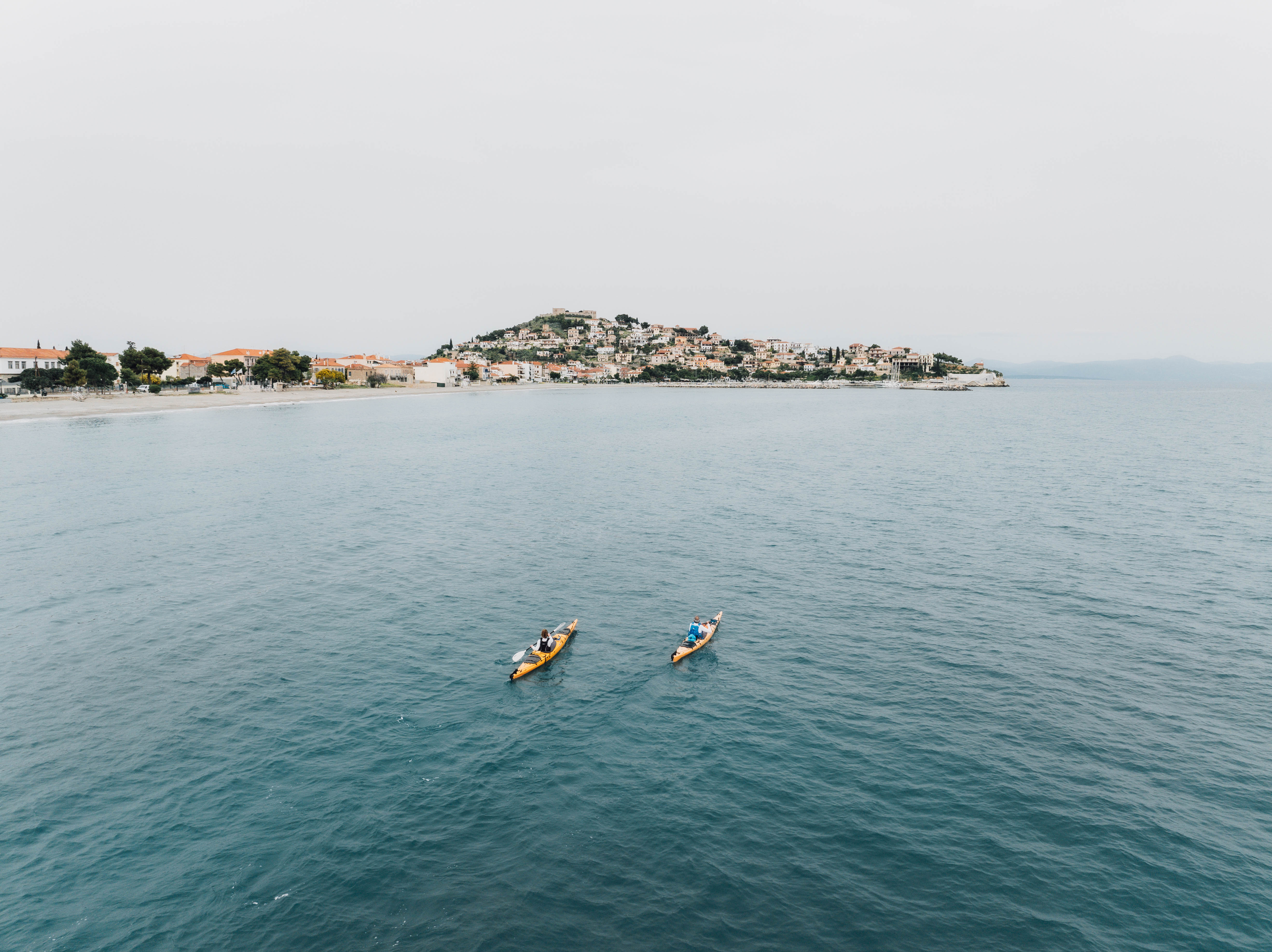 Θαλάσσιο κανό στο Άστρος Κυνουρίας | travel.gr