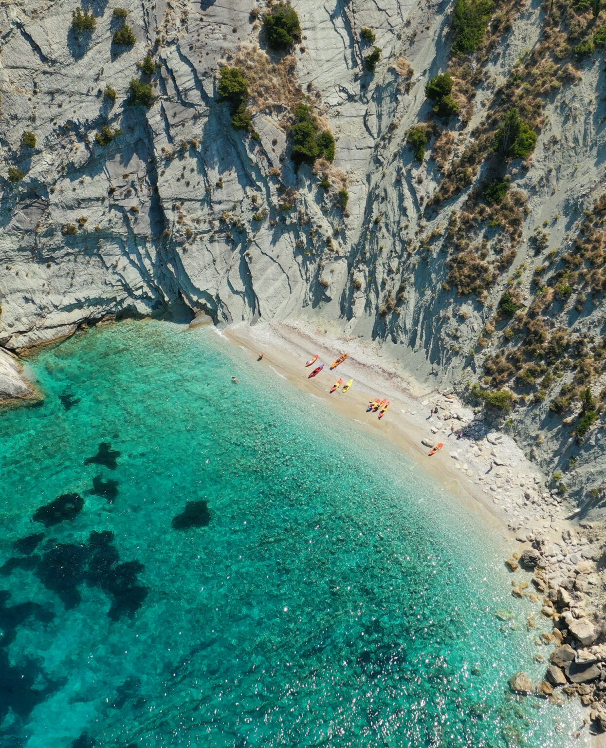 Η Ιθάκη την άνοιξη -Μονοπάτια και ούζο κάτω από τον ήλιοι | travel.gr