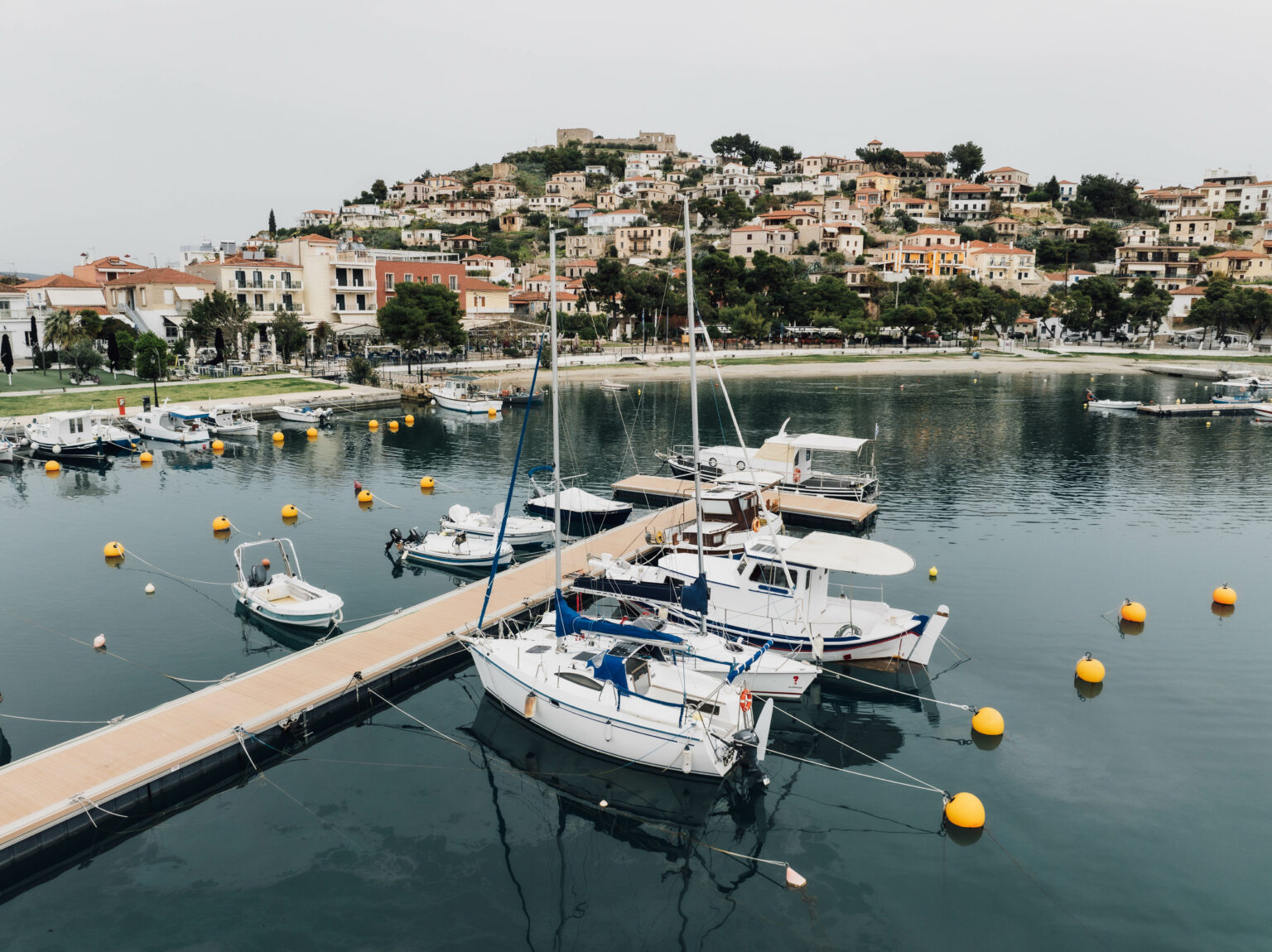 Παράλιο Άστρος: Ένα family-friendly «νησί» στην Πελοπόννησο | travel.gr