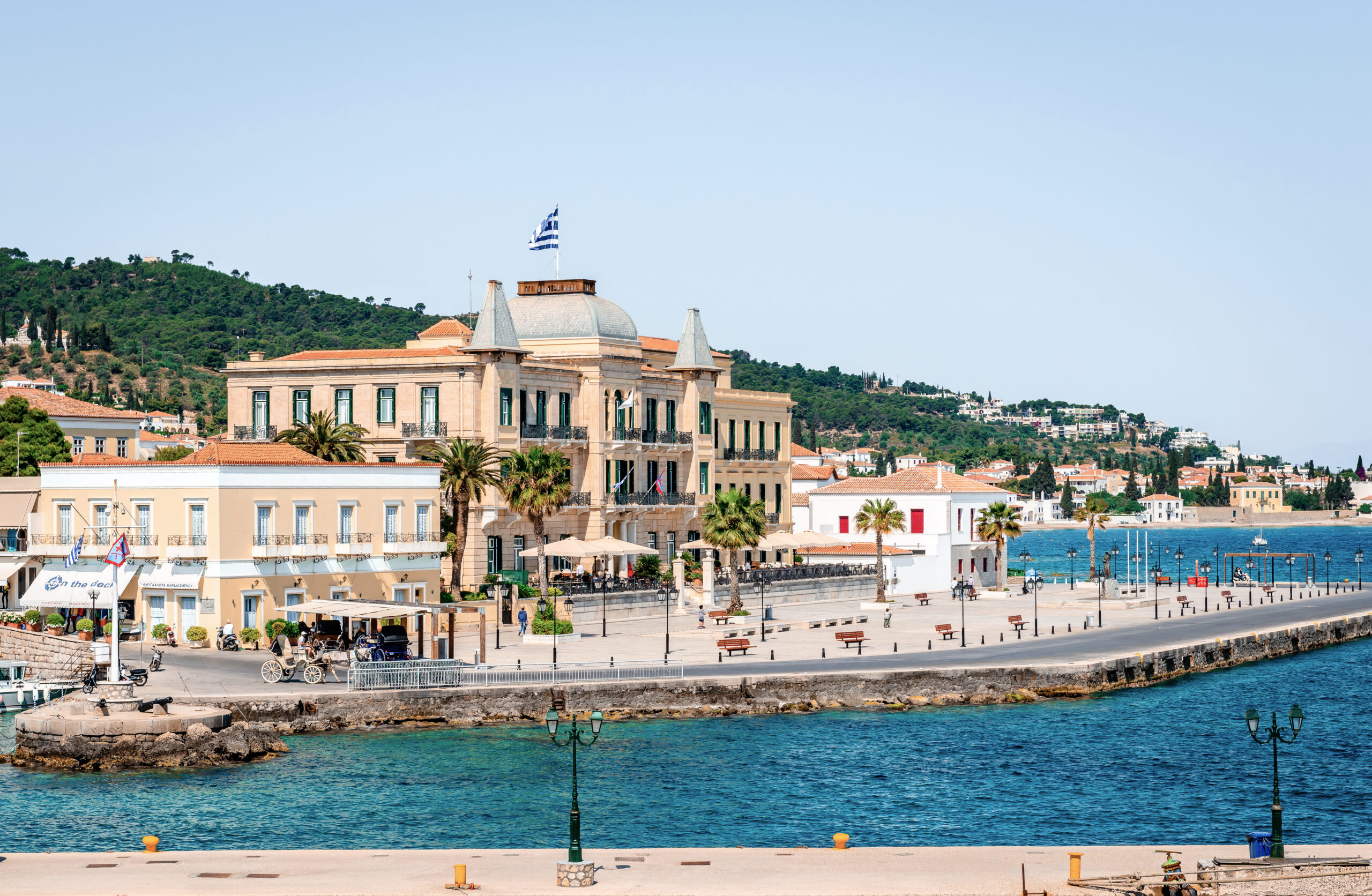 Πάσχα στις Σπέτσες, το αρχοντικό νησί του Αργοσαρωνικού