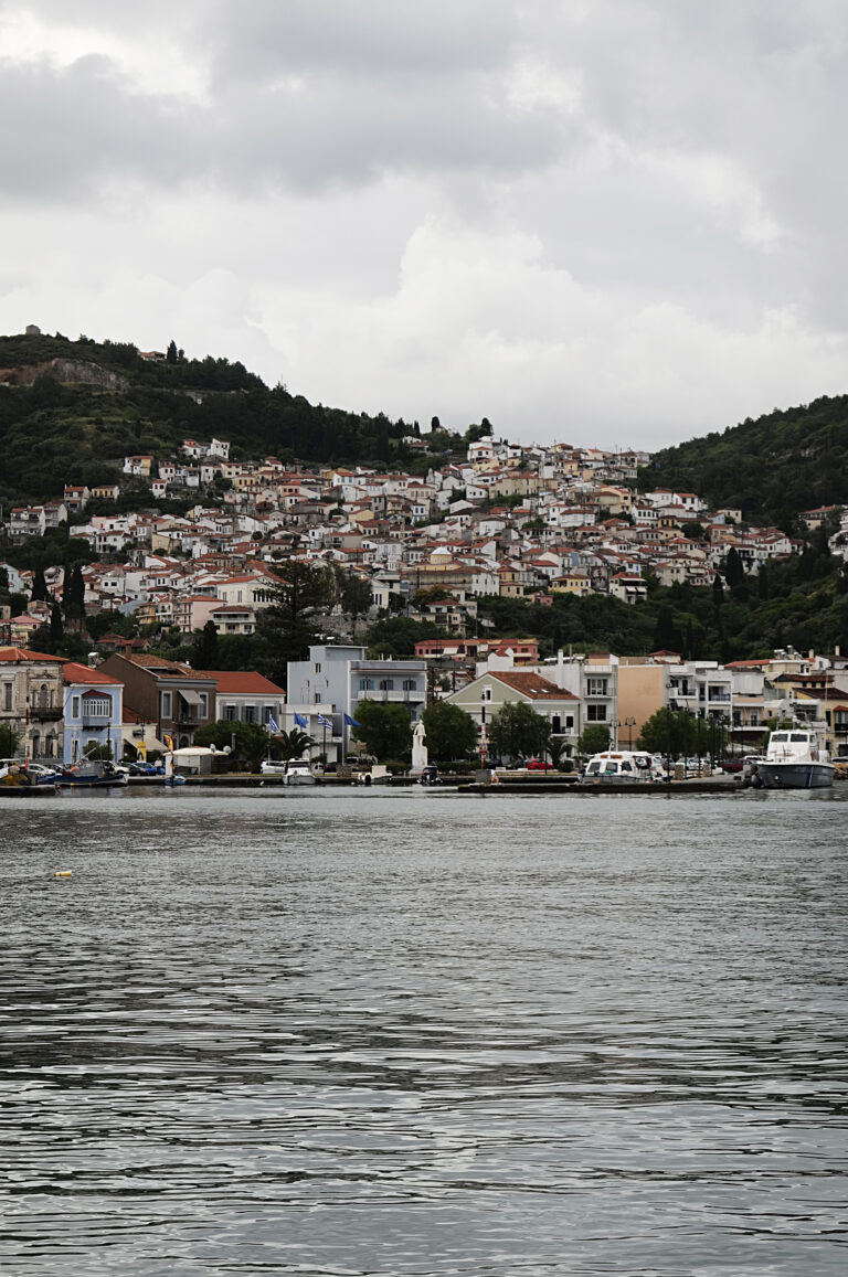 Οδοιπορικό στο Άνω (ή Παλαιό) Βαθύ της Σάμου | travel.gr