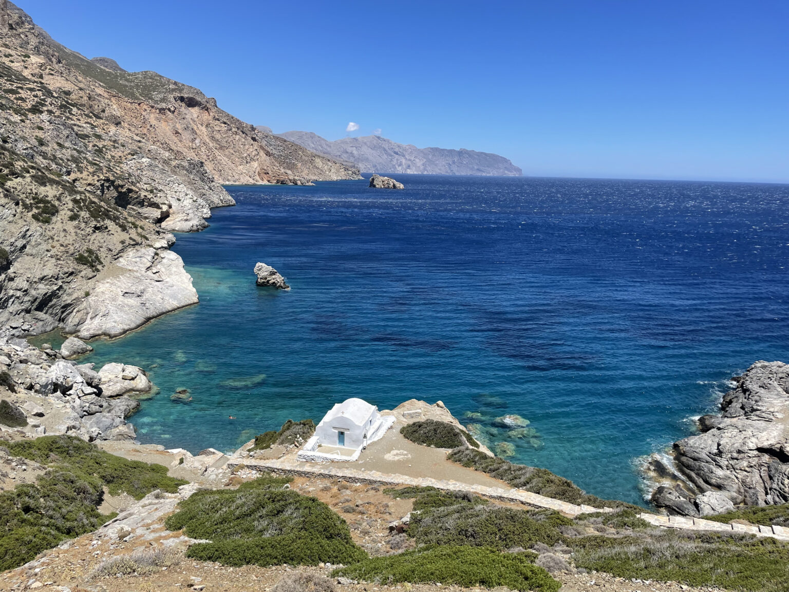 Για μια βουτιά στην Αμοργό | travel.gr