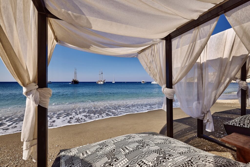 Fresh Summer Breeze at Milos' 8 Best Bars | travel.gr