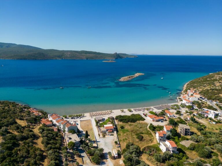 Σάμος: Από το Πυθαγόρειο στην άγρια ομορφιά του νησιού | travel.gr