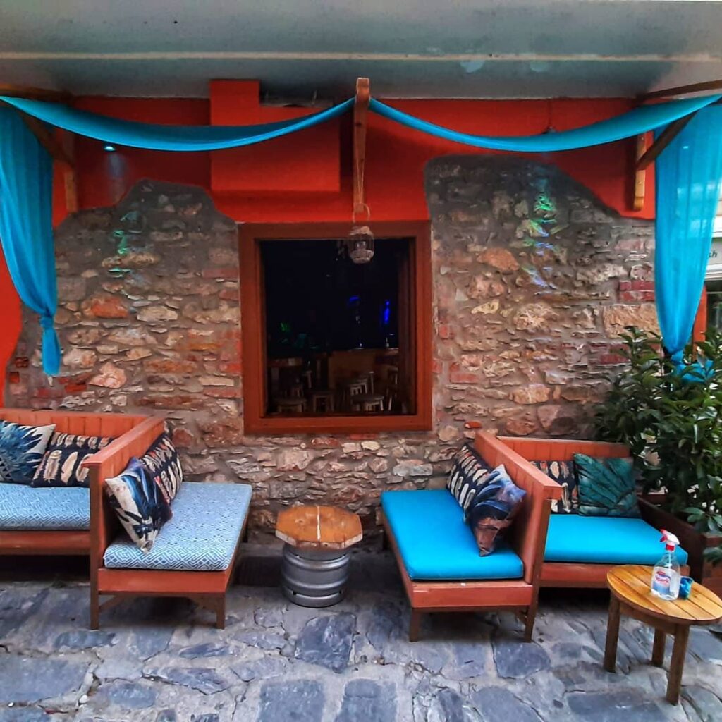 Skiathos: 10 Bars For a Great Night Out | travel.gr