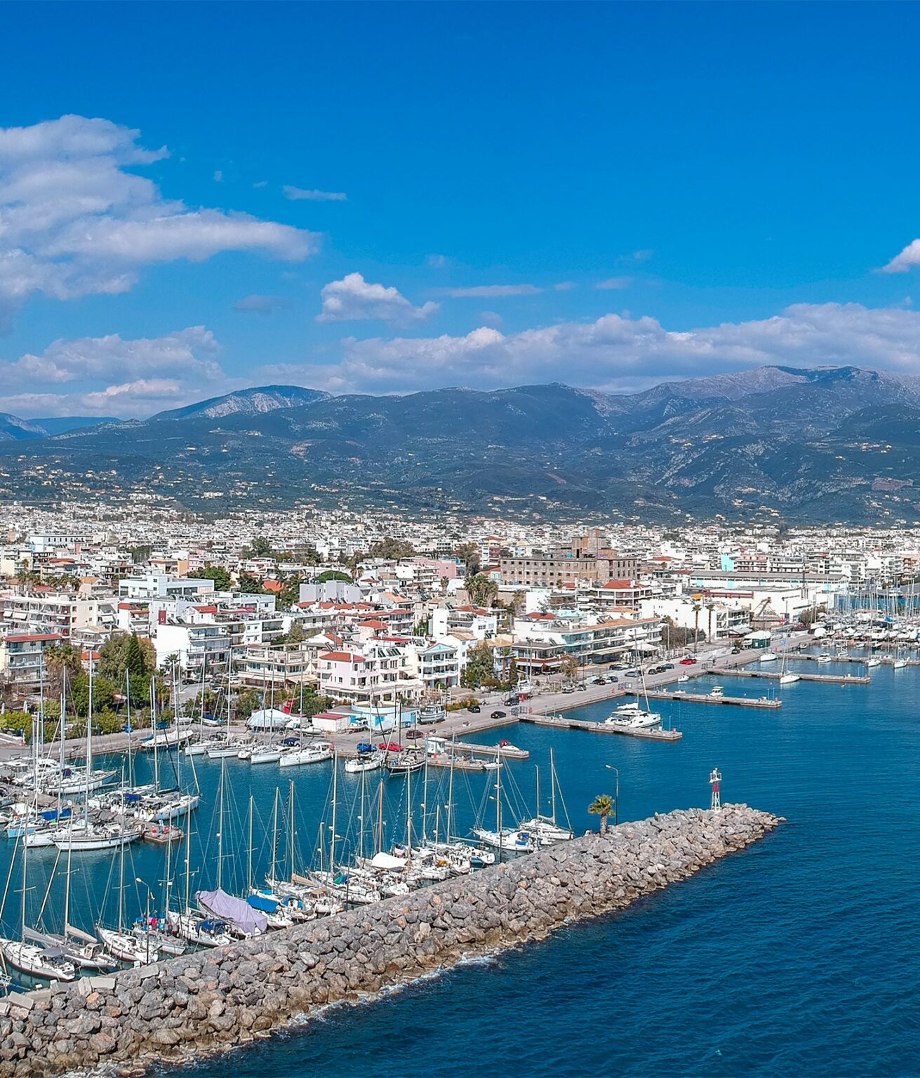 Μόλις 2,5 ώρες μακριά: Ο προορισμός-έκπληξη στην Πελοπόννησο με καλό ...