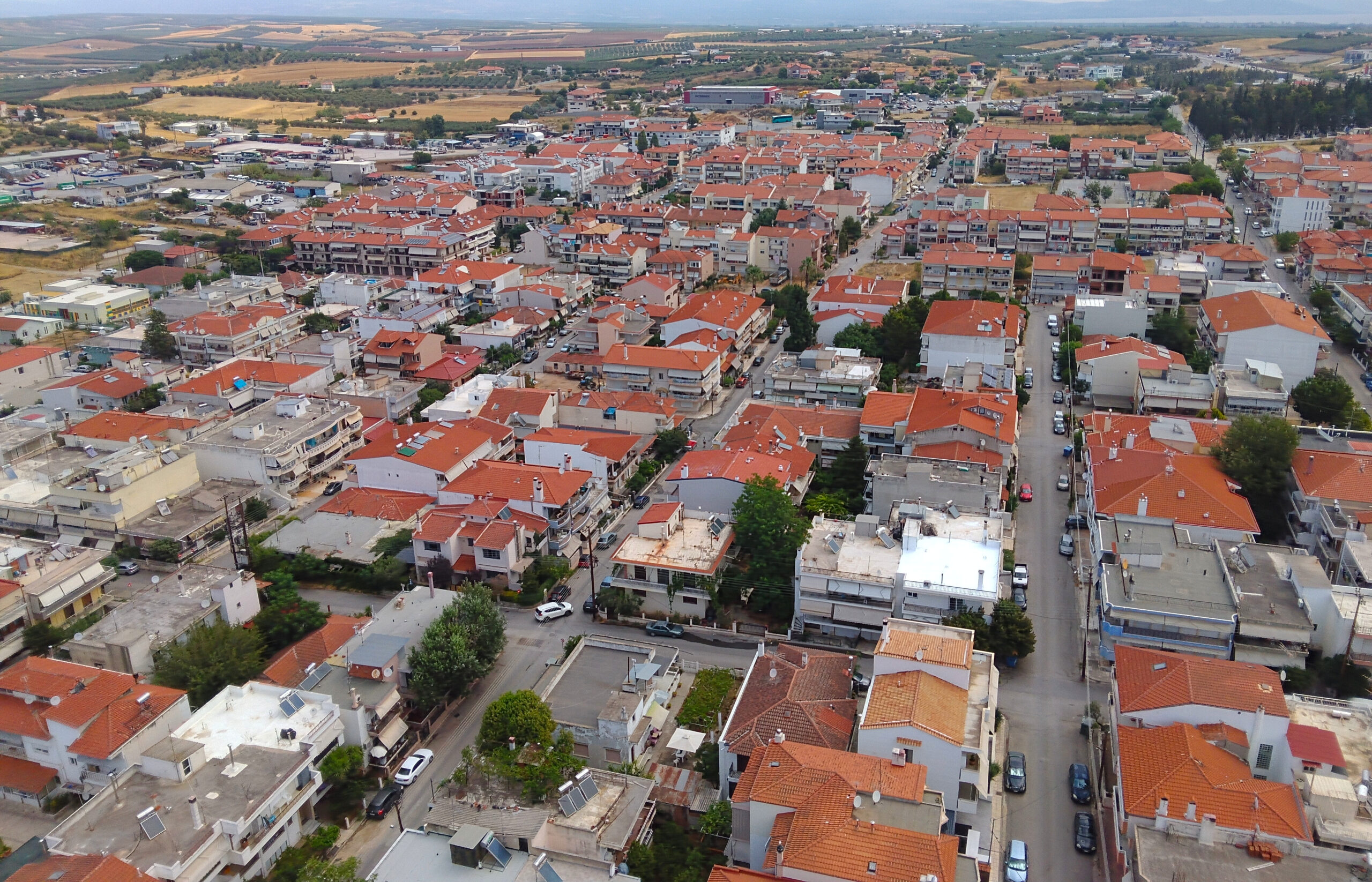 Ένα διαμέρισμα προς πώληση στα Νέα Μουδανιά Χαλκιδικής | travel.gr